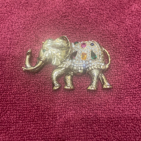 Jewelry | Gold Tone Elephant With Crystals And Jews | Poshmark